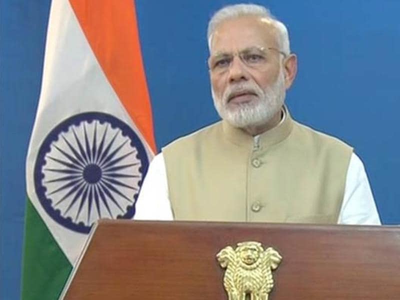 Modi second PM to scrap high-value notes, first to introduce Rs 2000 ...