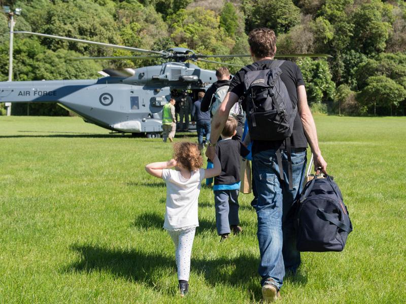 New Zealand evacuates quake-hit town, fears of Wellington building ...