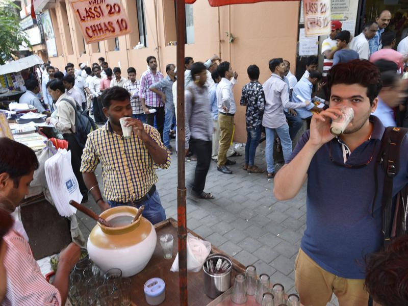 Cash crunch hits outstation college students in Mumbai | Mumbai news