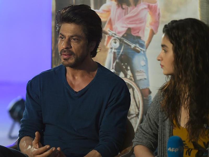 Sometimes when I cry on screen they may be my actual tears: Shah Rukh ...