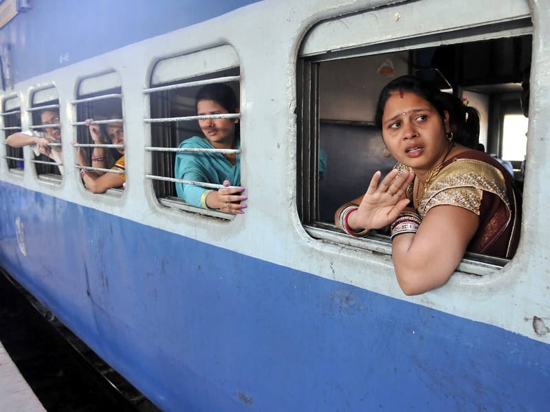 Indore –Patna Express resumes service 3 days after accident | Hindustan ...