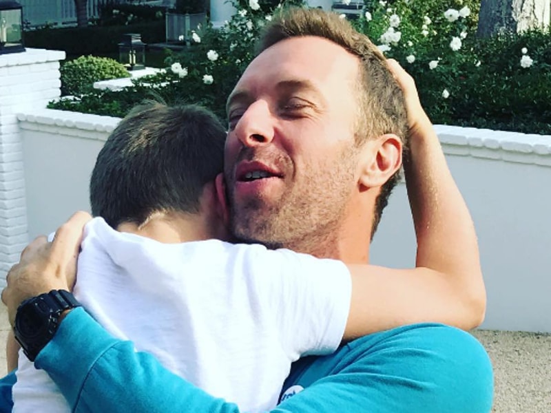 Chris Martin reunites with his son, makes the internet feel warm and ...