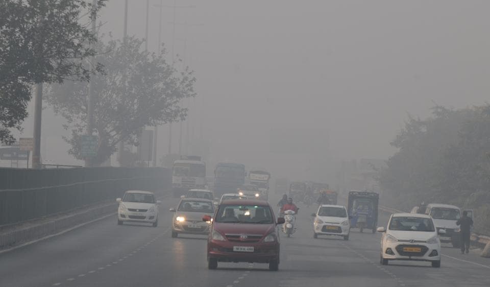 Season’s first dense fog blankets Gurgaon, visibility down to 200 ...