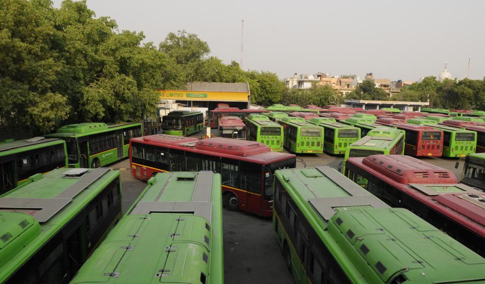 Fleet shortage keeps old, rickety buses on Delhi roads | Latest News ...