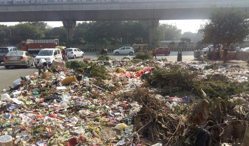 Noida covered in garbage as sanitation workers continue to strike ...