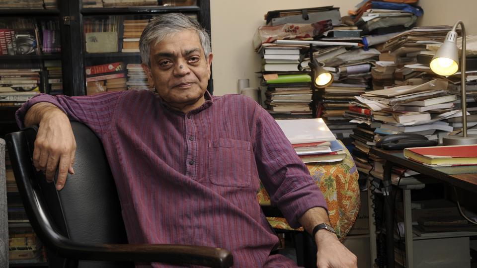 Sandip Ray wants Sabyasachi Chakraborty to play Feluda again ...