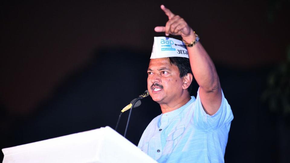 AAP declares ex-bureaucrat Elvis Gomes as Goa CM candidate | Latest ...