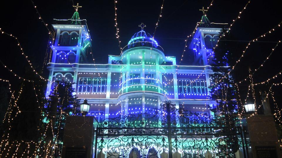 In pics: Ludhiana gears up for Christmas | Hindustan Times