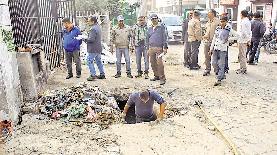 Graduates compete for menial jobs to shed ‘unemployed’ tag | Hindustan ...