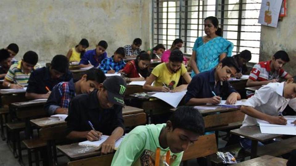 Bihar school education budget higher than national average - Hindustan ...