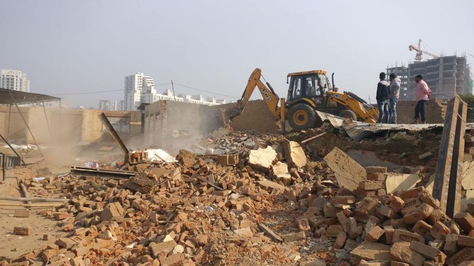 Gurgaon civic body razes more illegal structures in three drives | Hindustan Times