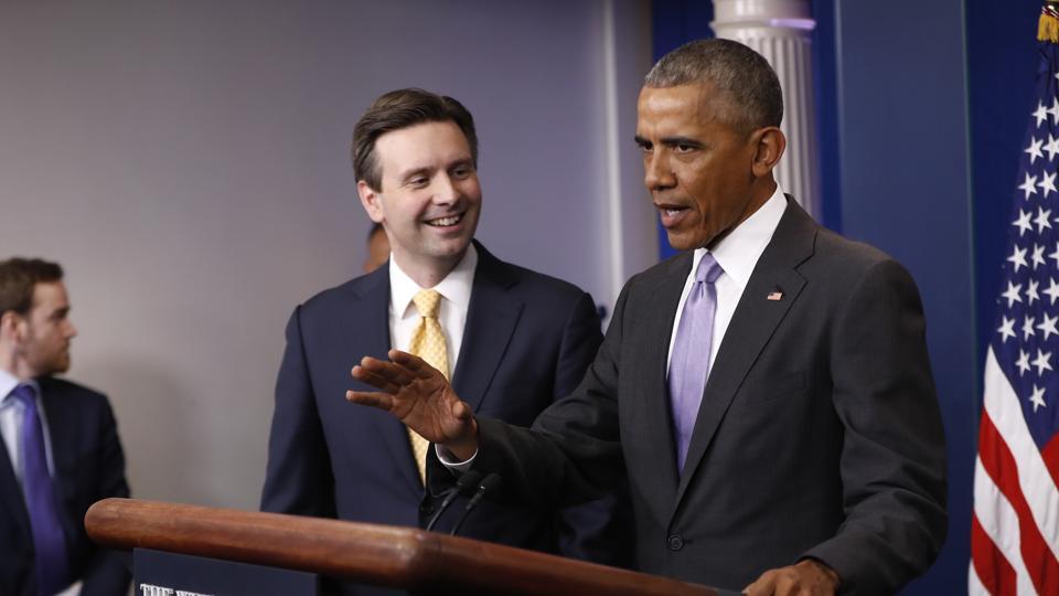 Obama’s last surprise: Calls press secy Josh Earnest a really, really ...