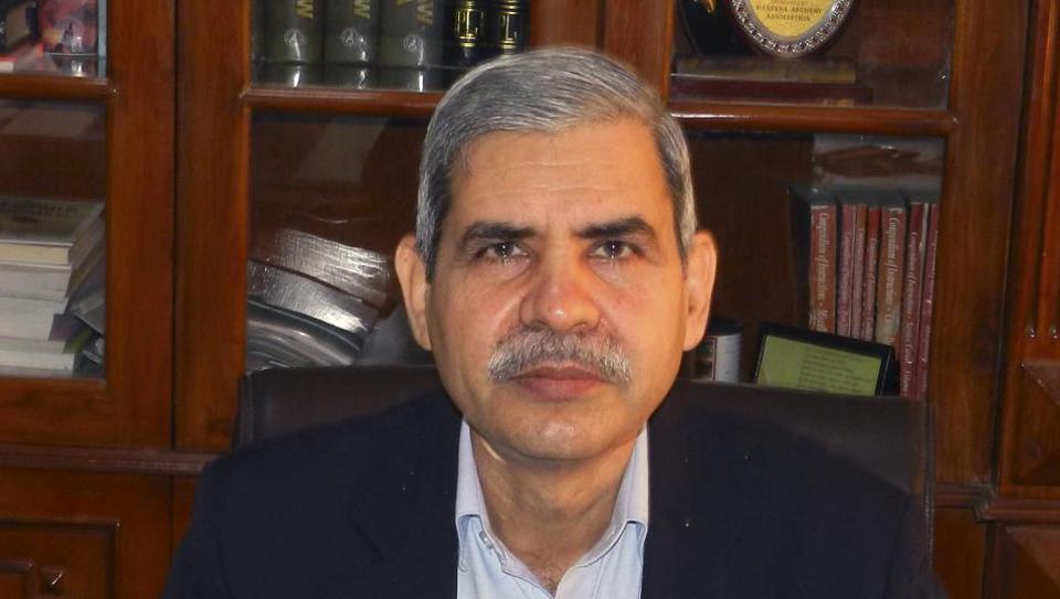 New Gurgaon deputy commissioner Hardeep Singh takes charge | Hindustan ...