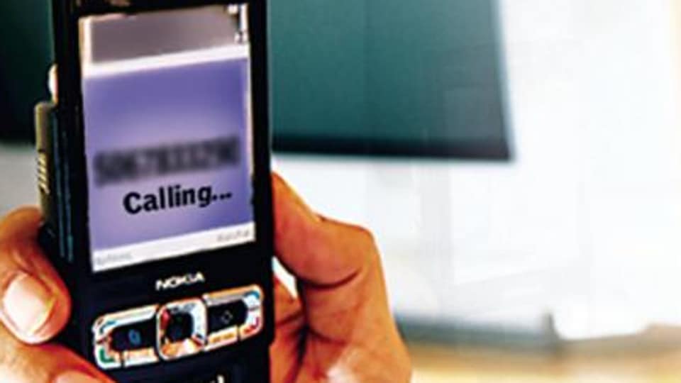 Hoax callers seek breaking news, mobile recharge on calling health ...