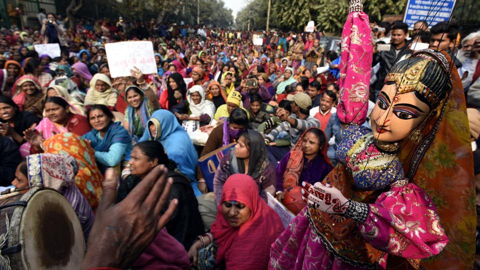 Residents of Kathputli Colony in Delhi resist slum re-development ...