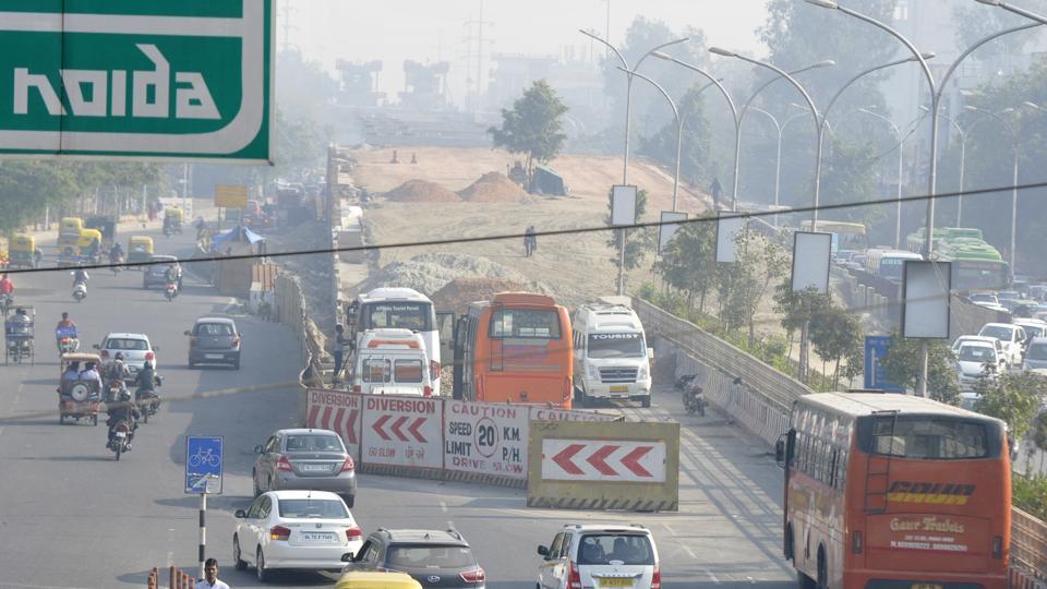 Noida’s first elevated road to be ready by June-end | Hindustan Times