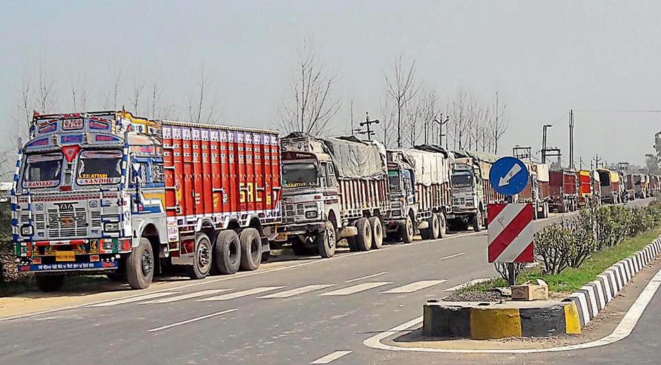Indo-Pak trade on halt as truckers continue agitation | Hindustan Times