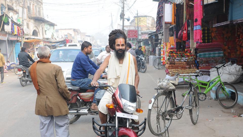 Different political strokes for different saintly folks in Ayodhya ...