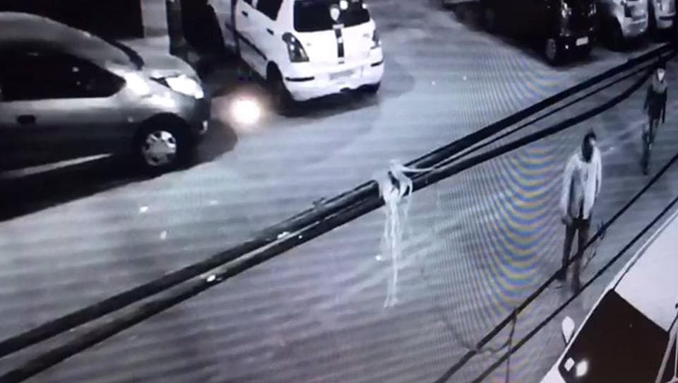 Two men set Fortuner on fire to avenge road rage in Delhi | Latest News ...