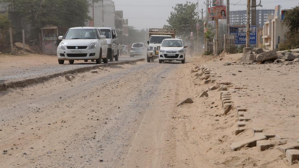 Broken road in Sector 71 of Gurgaon hinders movement of residents ...
