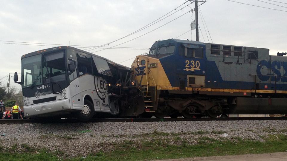 Biloxi train-bus crash: Eyewitness says ‘body pieces were thrown ...