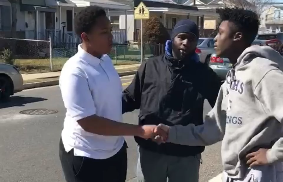 Man stops fight between two teenagers, video goes viral: Watch what he ...