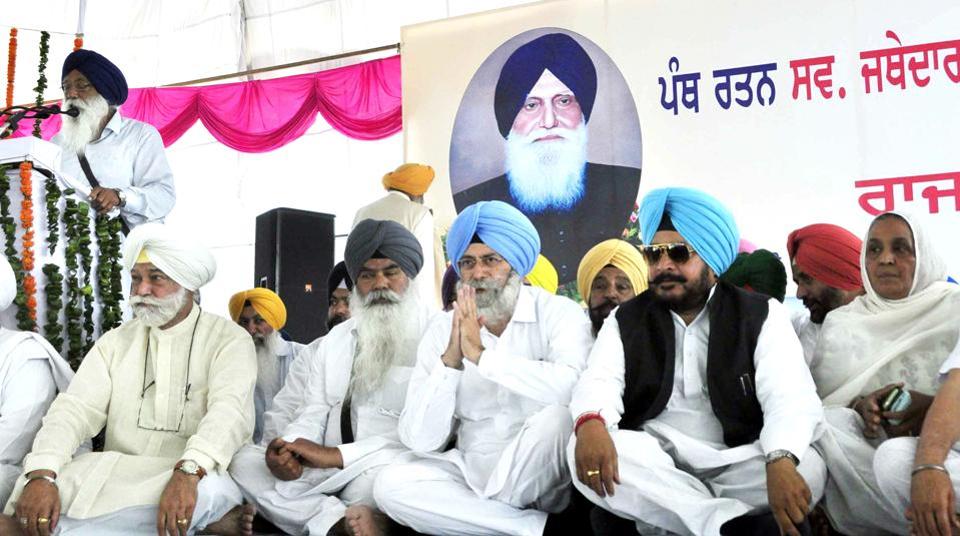Tohra’s death anniversary: Cong, AAP share stage at state govt function ...