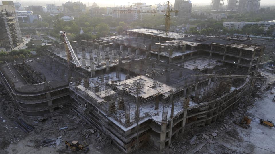 No space to park in Noida Sector 18: Wait till July 31, says authority ...