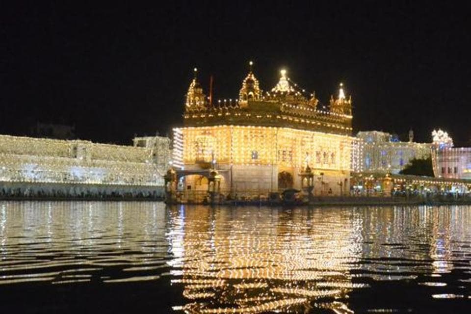 Hi-tech illumination at Golden Temple by May-end | Hindustan Times