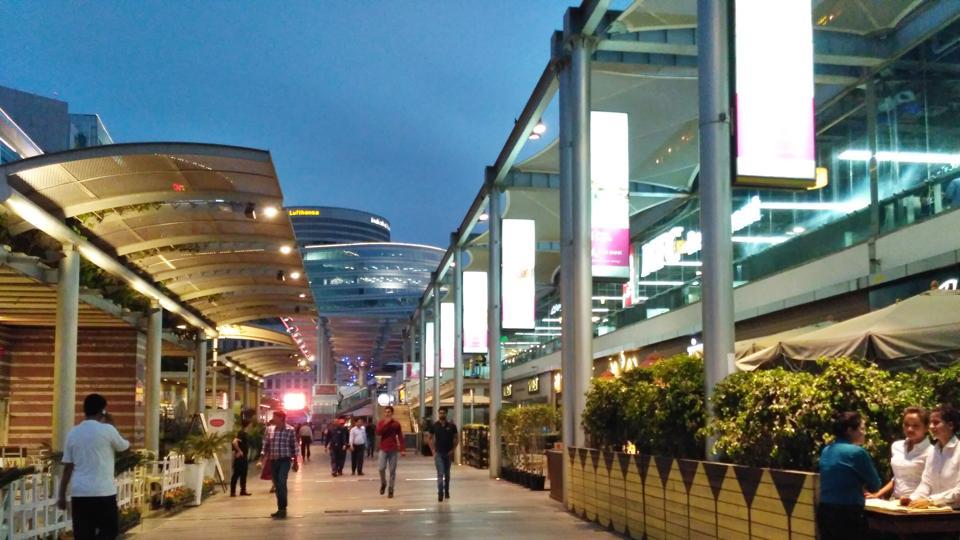 Gurgaon: Change in entry/exit make CyberHub less charming for visitors ...