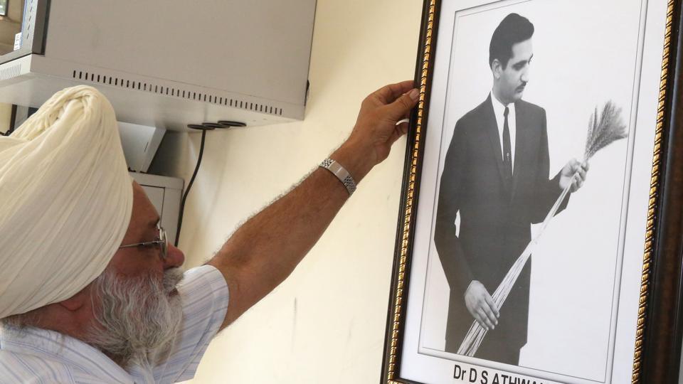 ‘Father of Wheat Revolution’ DS Athwal passes away | Hindustan Times
