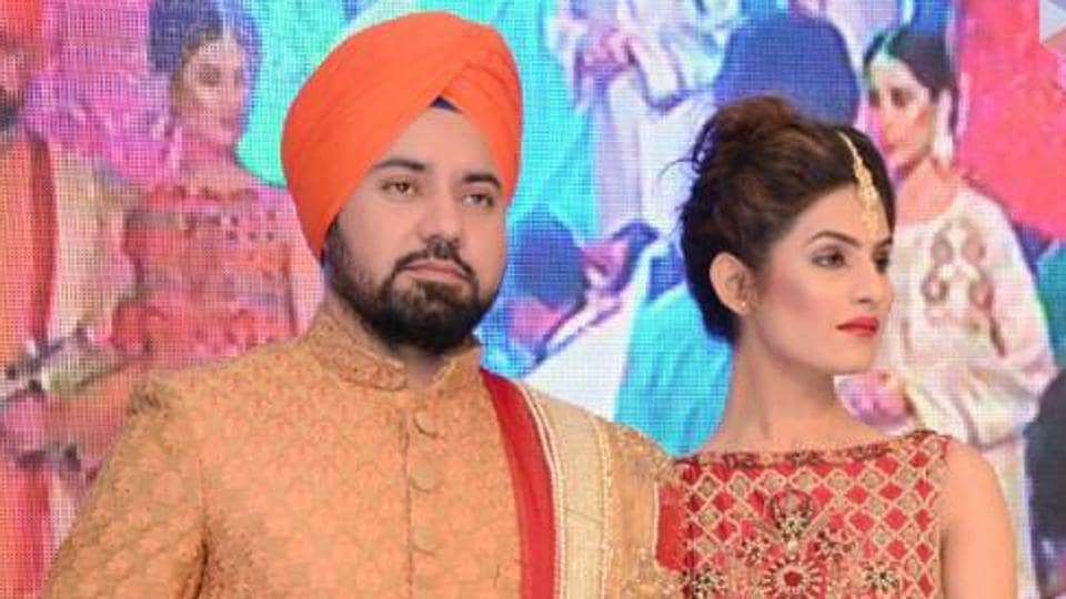 Sikh model attired as bridegroom steals the show in Pakistan ...