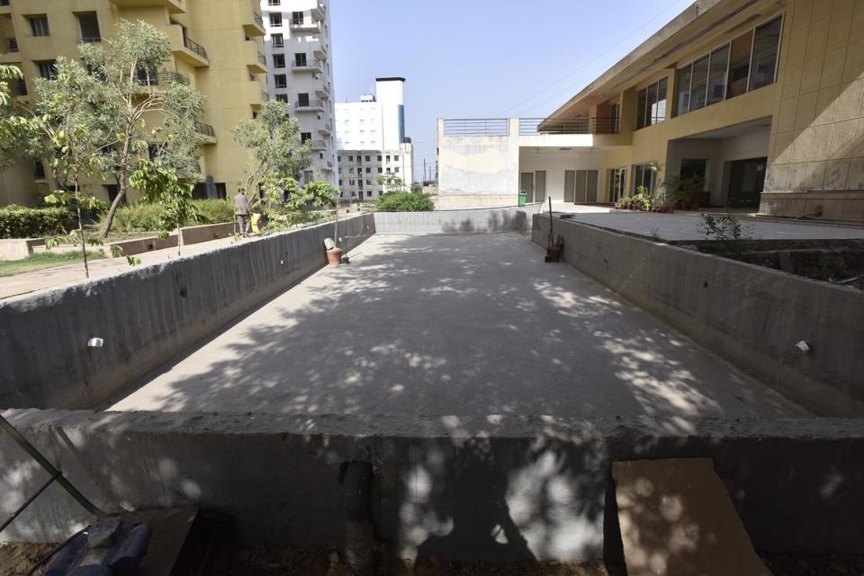 Gurgaon: Unitech Escape residents demand operational swimming pool in ...