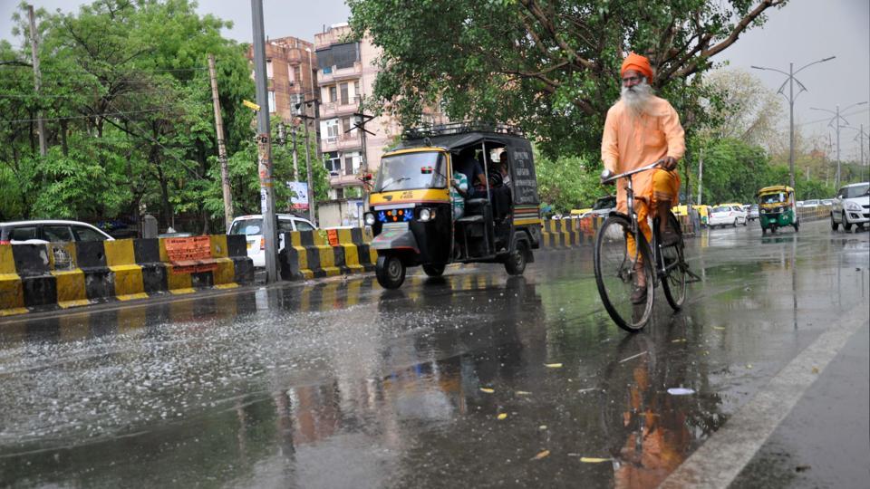 Second day of rain and low temperatures in Gurgaon | Hindustan Times