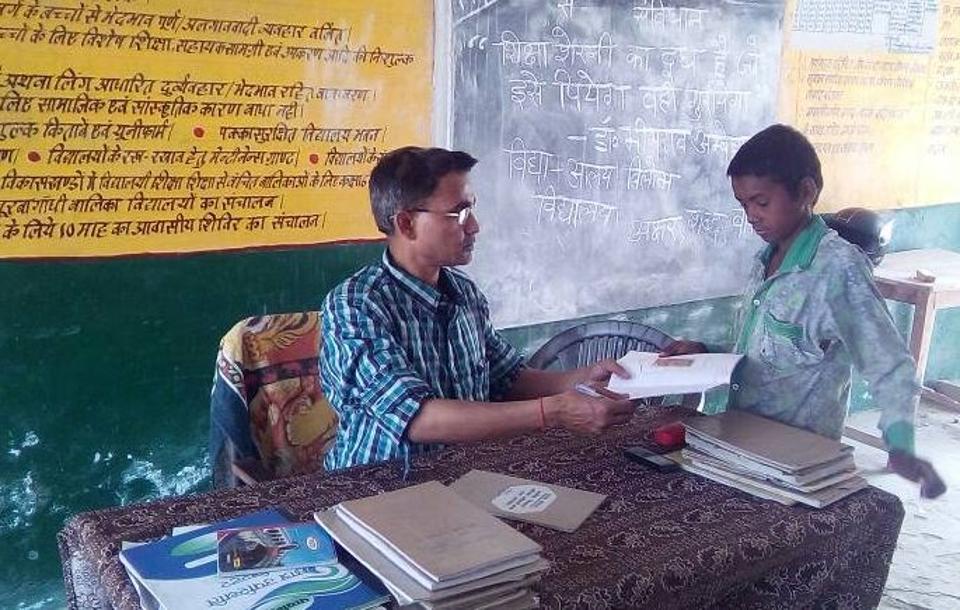 How to make government officers more efficient | Hindustan Times