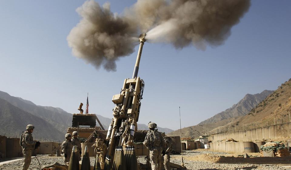 M777 howitzer guns from US reach India, to be tested in Pokhran ...