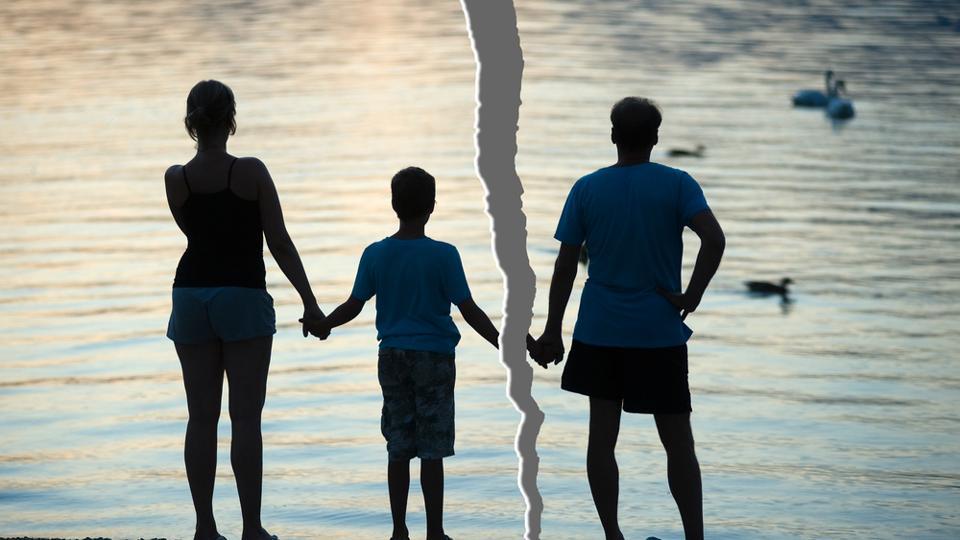 Parents’ nasty split affects kids’ health adversely for decades: Study ...