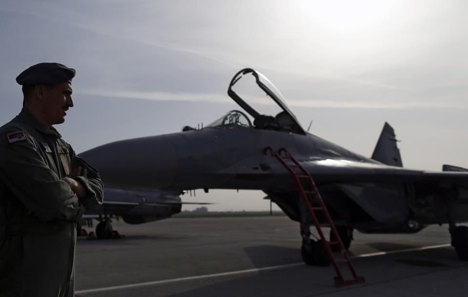 Russia scrambles Sukhoi jet fighter to intercept US bomber over Baltics ...