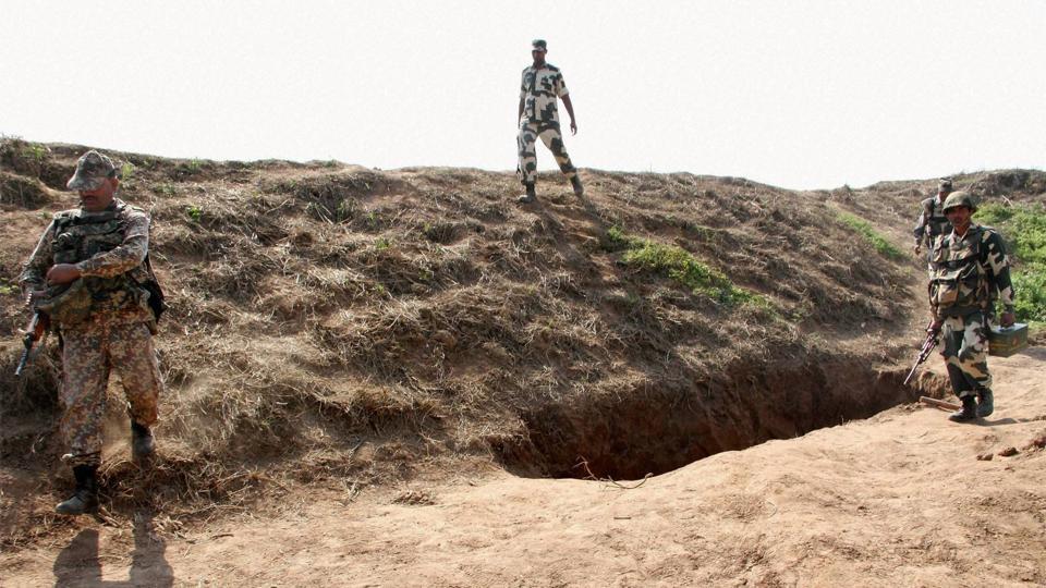 BSF jawan slips to death near LoC in Poonch | Latest News India