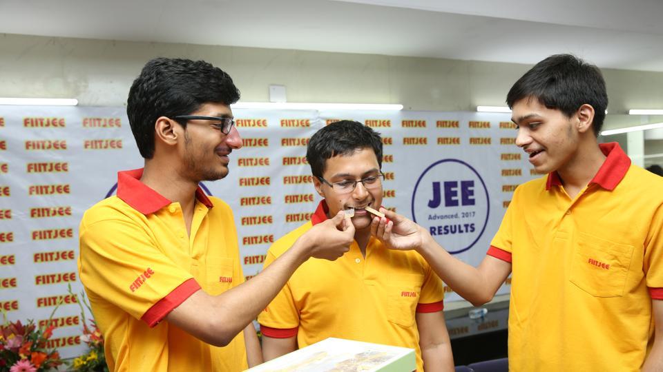 Delhi’s Ananye Agarwal bags AIR 3 in JEE Advanced 2017 | Hindustan Times