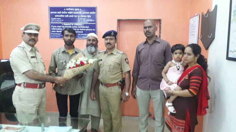 Pune auto driver returns woman’s belongings worth Rs3 lakh | Hindustan ...