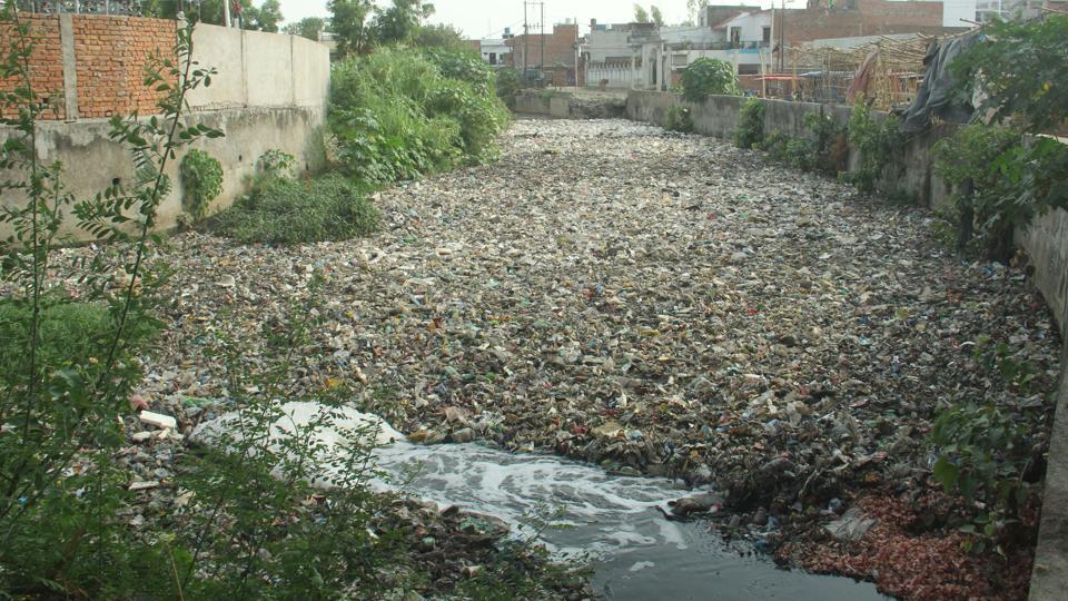 District Consumer Court Lucknow summons municipal commissioner ...