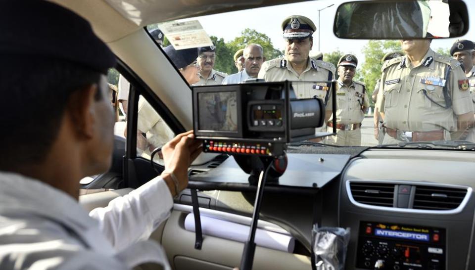 Delhi Police smart vans can now capture number plates of vehicles ...