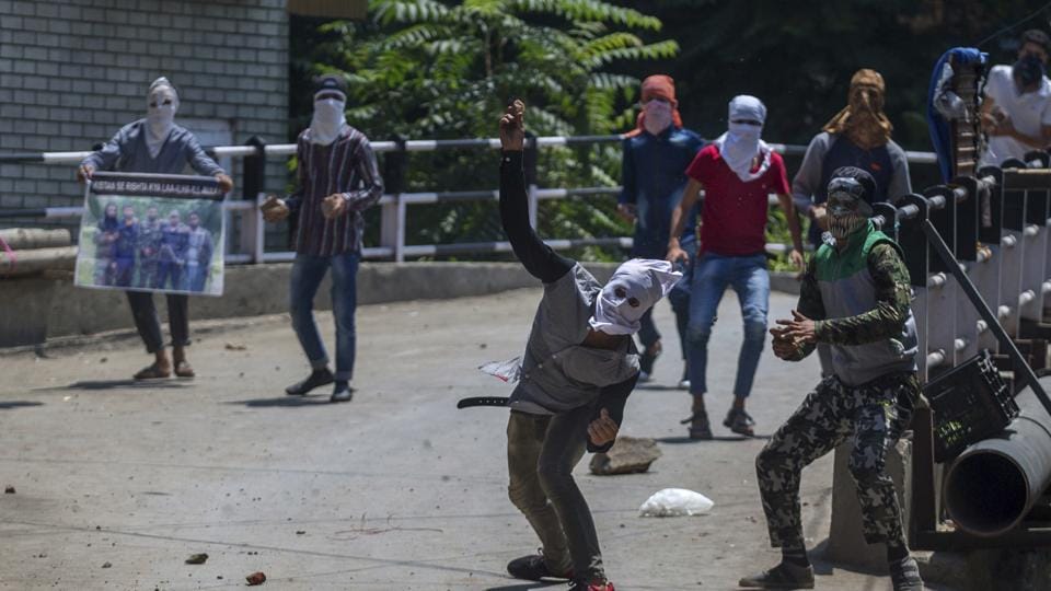 Seven killed in India-Pakistan cross-border shelling | Latest News ...