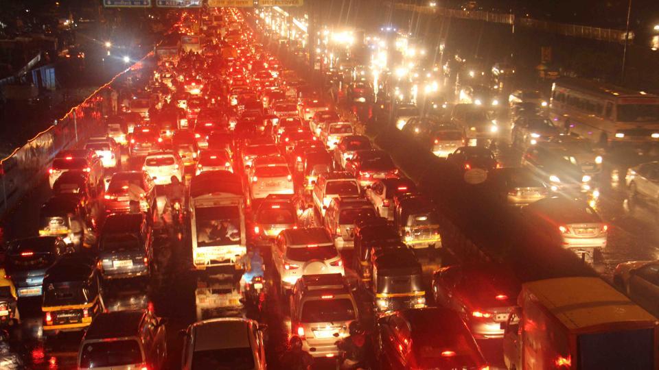 How smart solutions can ease traffic jams in our cities | Hindustan Times