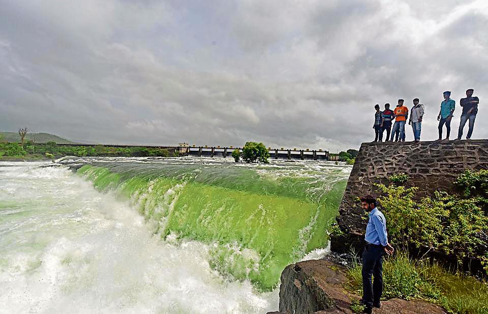 Bhushi dam closed for tourists, vehicles - Hindustan Times