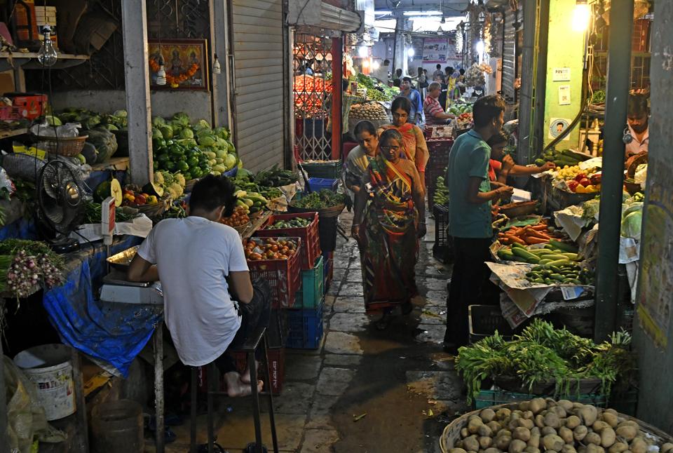 Redevelopment of 60-yr-old Khar market in Mumbai likely to start by ...