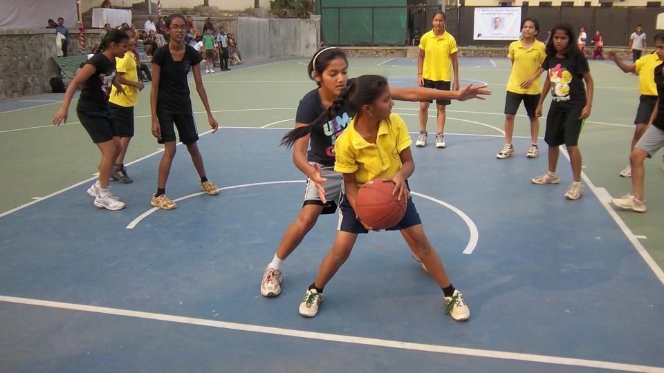 Schools, housings societies offer best courts for basketball in Pune ...