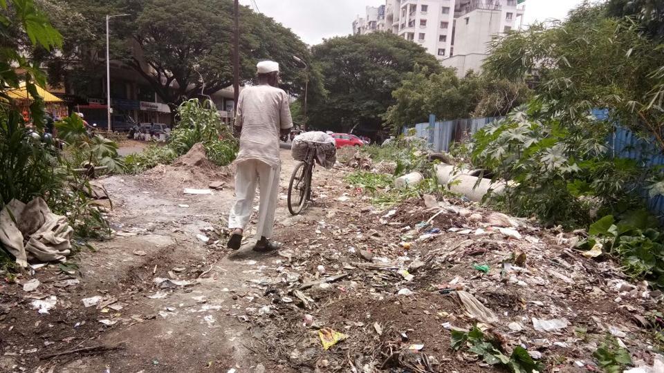 Post-midnight garbage dumping at Aundh riverside continues - Hindustan ...