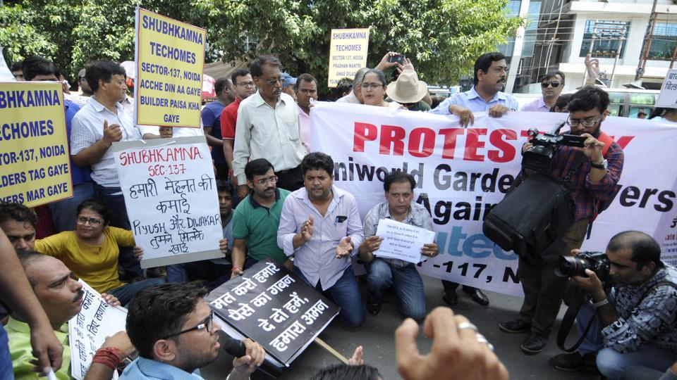 Noida homebuyers go on protest march, threaten to gherao CM’s residence ...